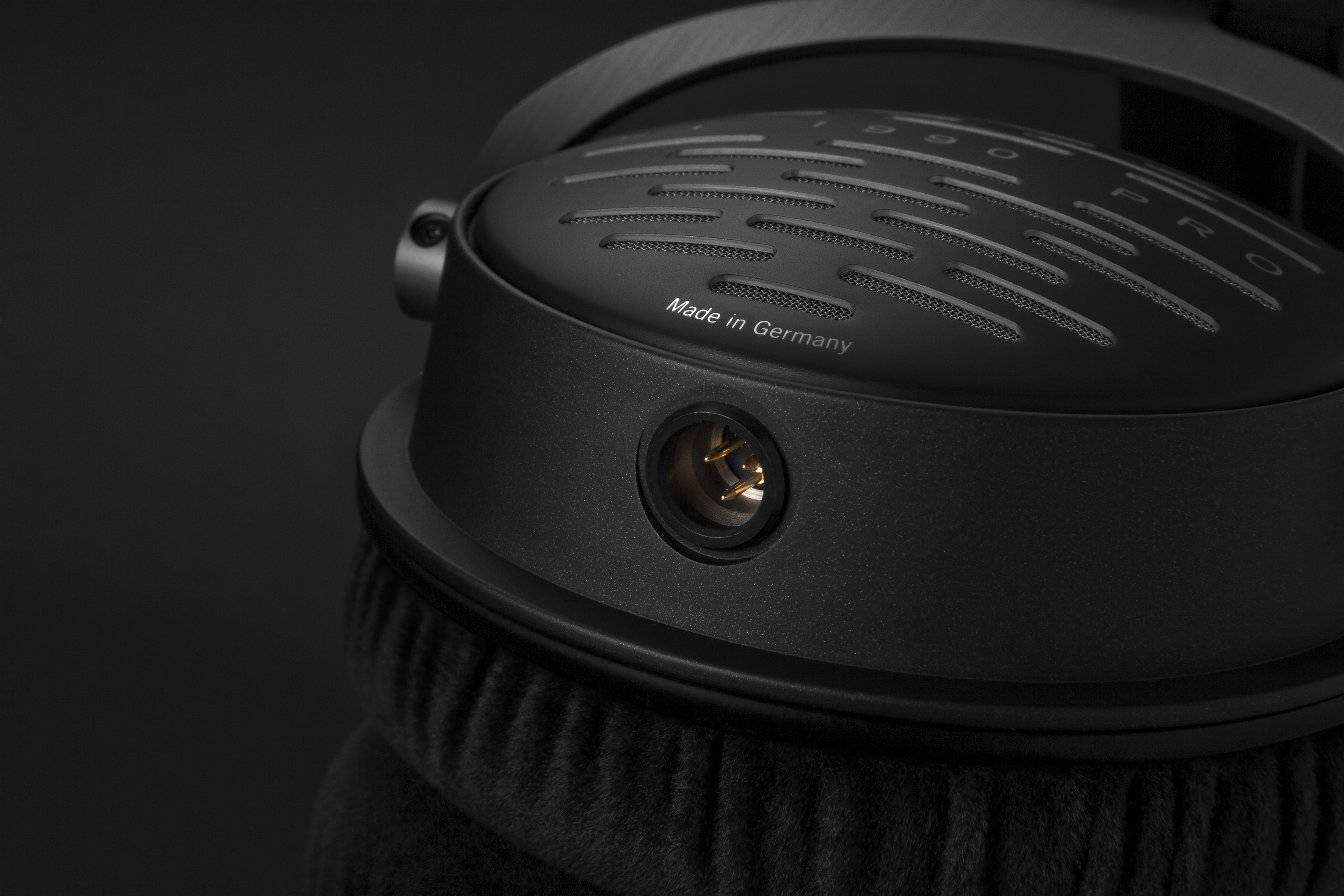 Beyerdynamic DT1990-Pro Open headphones