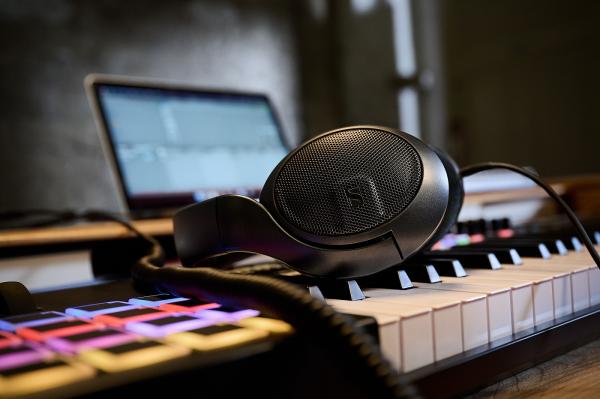 Sennheiser HD 400 PRO Open headphones